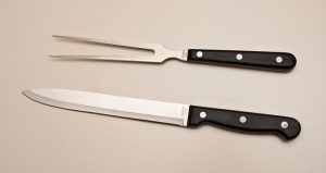 What Is A Carving Knife | A Quick Guide - CharlieTrotters